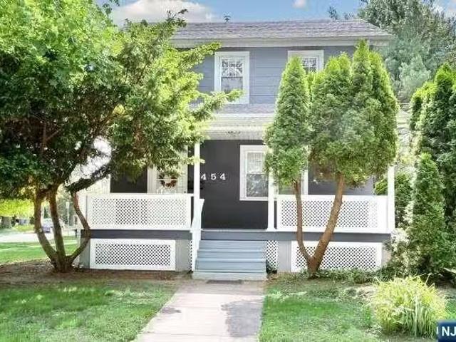 colonial, House Tenafly, NJ 454 Tenafly Rd