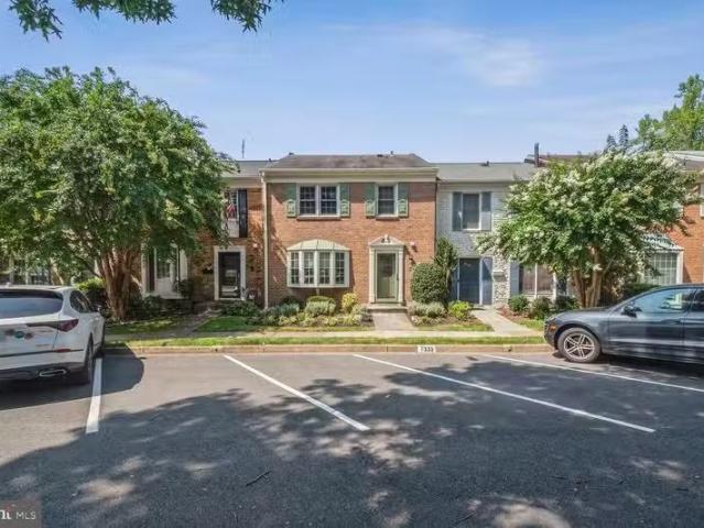 Colonial, Interior Row/Townhouse MCLEAN, VA 7333 Eldorado St