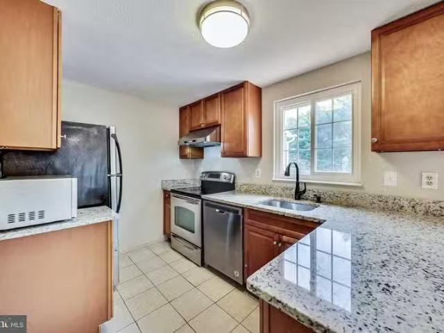 Colonial, Interior Row/Townhouse NORTH POTOMAC, MD 11141 Ca.