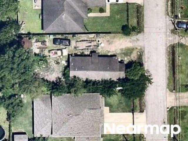 Colonial Ln