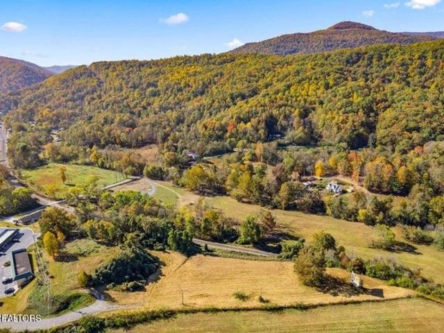 Colonial Ln, Rocky Top, TN 37769