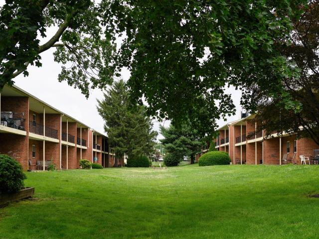 Colonial Point Apartments Studio Apartment for Rent at 2555 Old Trevose Rd, Trevose, PA 19053