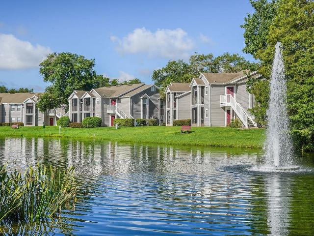 Colonial Pointe 2 Bedroom Apartment for Rent at 2300 Econ Cir, Orlando, FL 32817