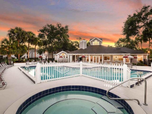 Colonial Pointe 2 Bedroom Apartment for Rent at 2300 Econ Cir, Orlando, FL 32817