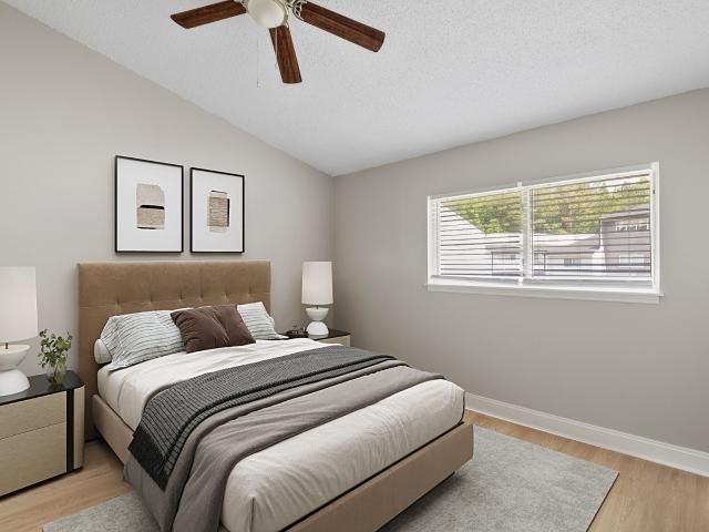 Colonial Pointe Apartments