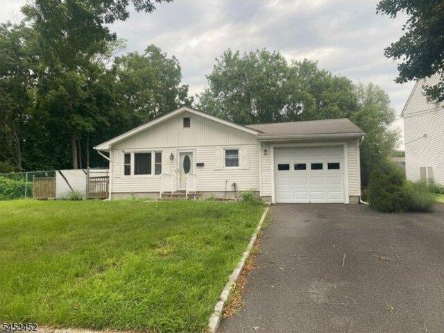 Colonial Pl, Plainfield, Home For Sale