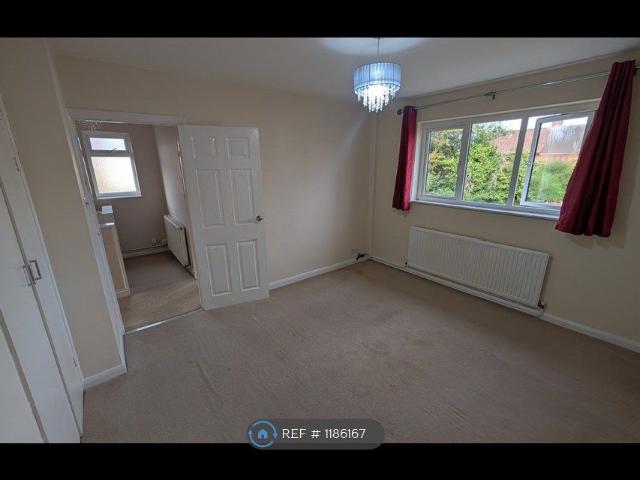 Colonial Road, Feltham TW14, 2 bed maisonette to rent, £1,700 pcm | PrimeLocation