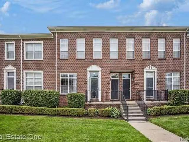Colonial Sterling Heights, MI 43087 Strand Dr