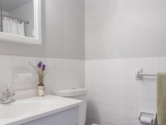 Colony Club 2 Bedroom Apartment for Rent at 681 Turney Rd, Bedford, OH 44146 Bedford
