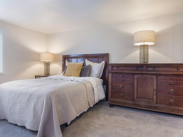 Colony Club 2 Bedroom Apartment for Rent at 681 Turney Rd, Bedford, OH 44146 Bedford