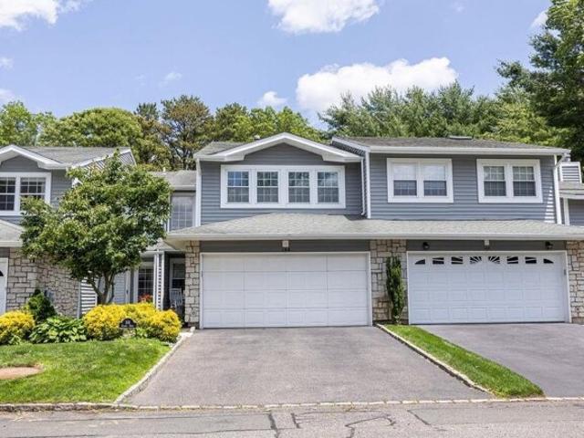 Colony Dr, Holbrook, Condo For Sale