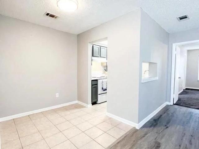 Colony House 1 Bedroom Apartment for Rent at 941 Pocahontas Dr, Fort Walton Beach, FL 32547