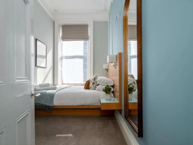 Colourful 2 bedroom apartment in Bloomsbury Has an Apartment