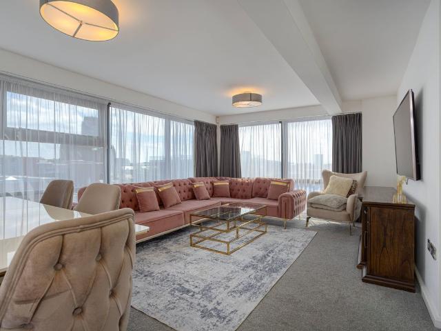Colquitt Street, Liverpool L1, 3 bed flat to rent, £2,950 pcm | PrimeLocation