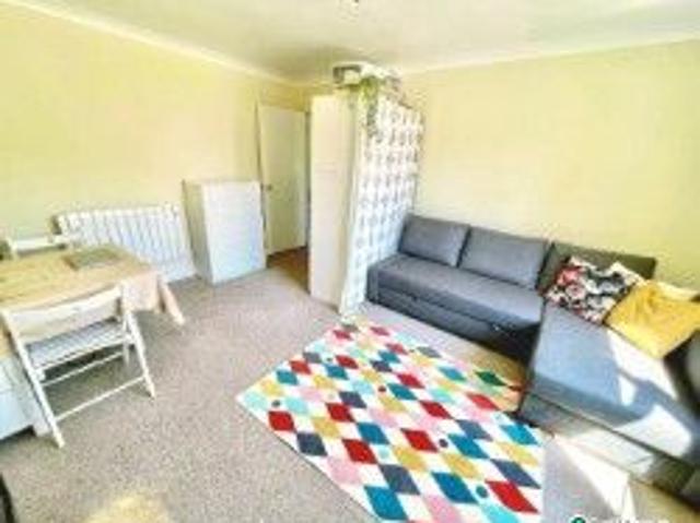 Coptefield Drive, Belvedere, Kent DA17, 1 bed flat to rent, £1,350 pcm | PrimeLocation