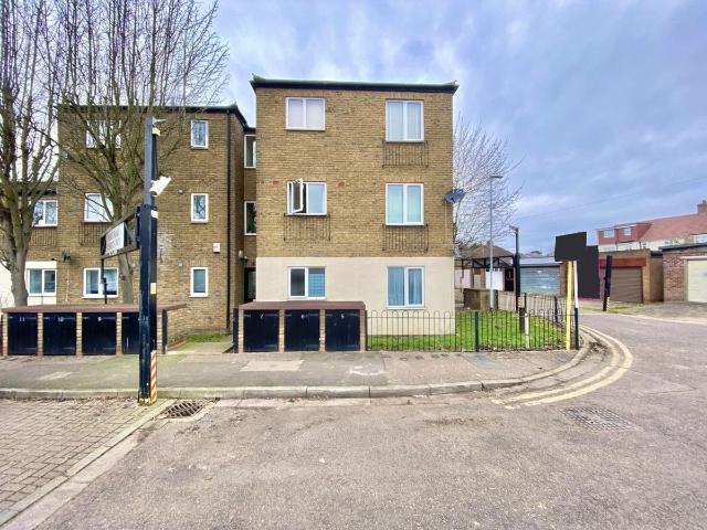 Copthorne Mews, Hayes UB3, 1 bed flat to rent, £1,100 pcm | PrimeLocation