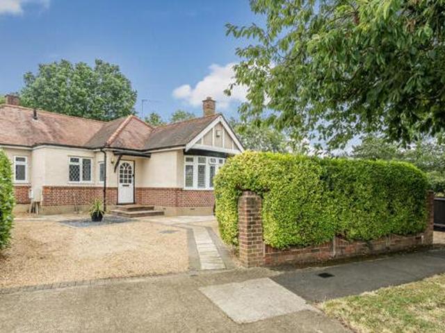 Copthall Road West, Ickenham, 3 Bedroom Bungalow