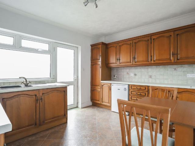 Copthurst Lane, Whittle Le Woods PR6, 4 bed detached bungalow to rent, £1,300 pcm | PrimeLocation