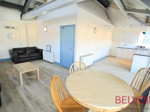 COPY of Aberdeen Street, Nottingham. 3 bed flat to rent £1,440 pcm £332 pw