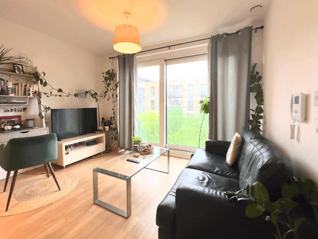 Copenhagen Court, Surrey Quays SE8, Studio to rent, £2,000 pcm | PrimeLocation