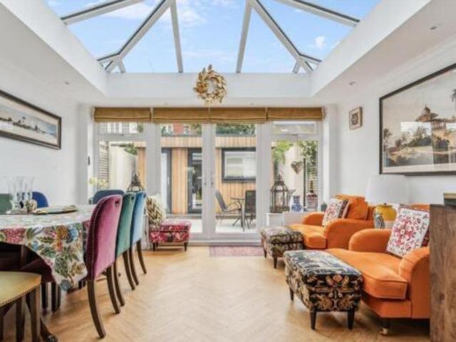 Copenhagen Gardens, Chiswick, 3 Bedroom Terraced