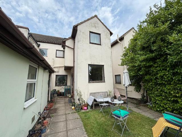 Copenhagen Road, Gillingham, ME7 1 bed flat to rent £1,050 pcm £242 pw