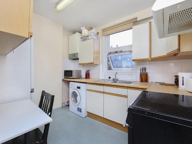 Copenhagen Street, King's Cross, London 4 bed apartment to rent £4,100 pcm £946 pw