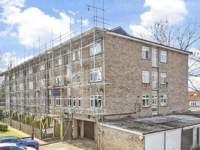 Copford Close, Woodford Green, 2 Bedroom Duplex