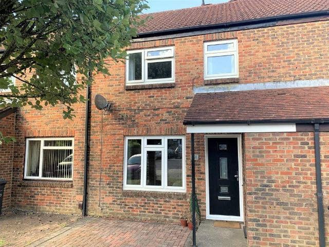 Copland Close, Basingstoke, RG22 3 bed property to rent £1,550 pcm £358 pw
