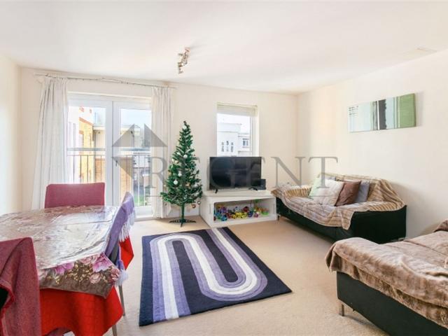 Copland House, Crawley RH11, 2 bed flat to rent, £1,600 pcm | PrimeLocation