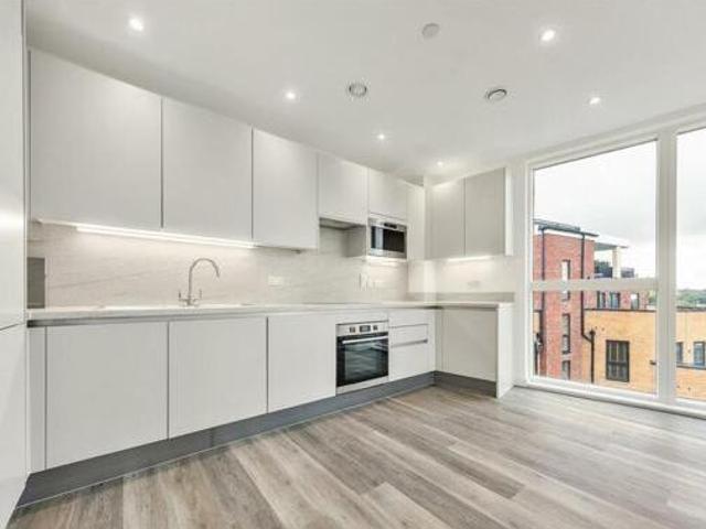Copleand Road, Peckham, 2 Bedroom Apartment