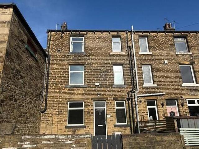 Copley Avenue, Sowerby Bridge, 2 Bedroom Terraced