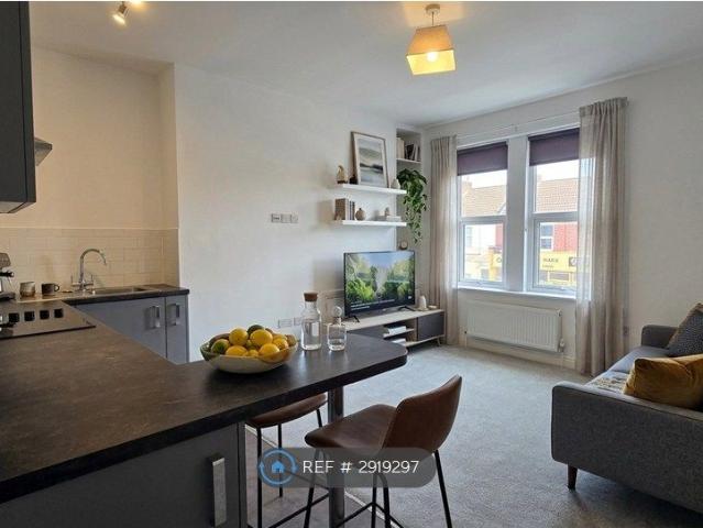 Copnor Road, Portsmouth PO3, 2 bed flat to rent, £1,100 pcm | PrimeLocation