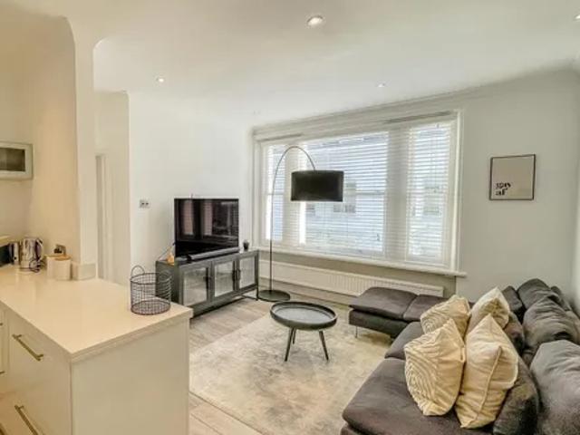 Coppa Club, 3 Sugar Quay Walk, Monument, London, EC3R 6AH, United Kingdom | Studio apartment for rent #138513751 | Rentberry