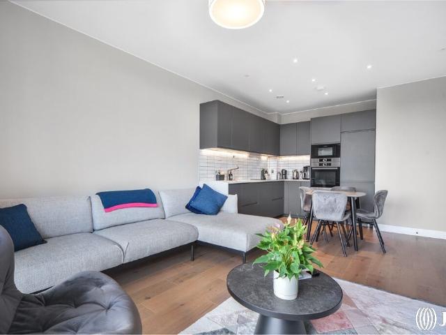 Copperworks Wharf, London E15, 1 bed flat to rent, £2,150 pcm | PrimeLocation
