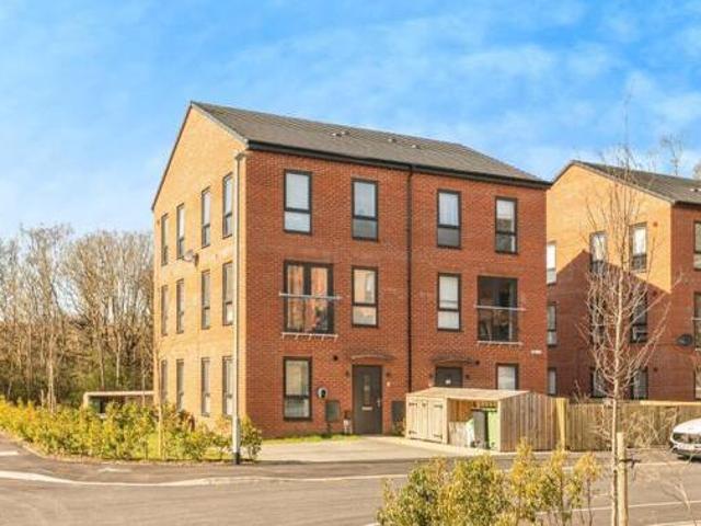 Copper Beech Court, Leeds, 2 Bedroom Town