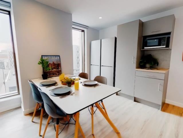 Copper En Suite