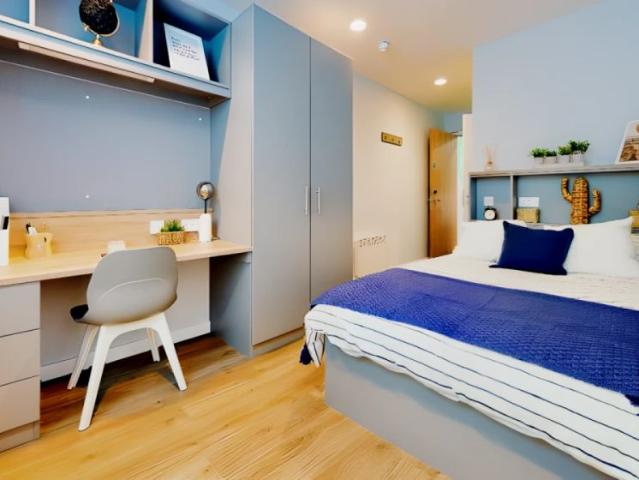 Copper En Suite
