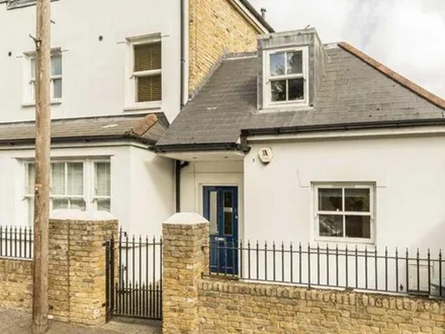 Copper Mews, London, W4 5AQ, United Kingdom | 2 bed house for rent #139621318 | Rentberry