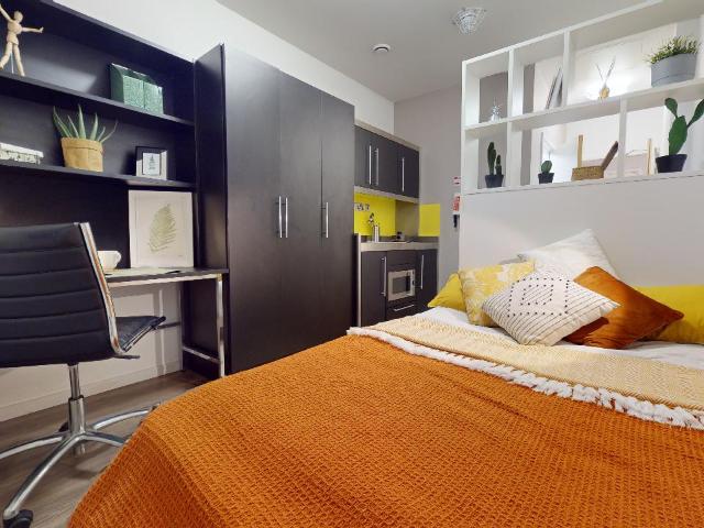 Copper Studio, at iQ City