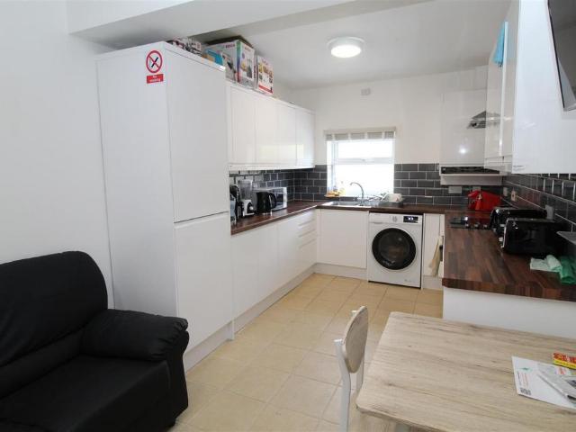 Copper Street, Cardiff CF24 4 bed house to rent £3,075 pcm £710 pw