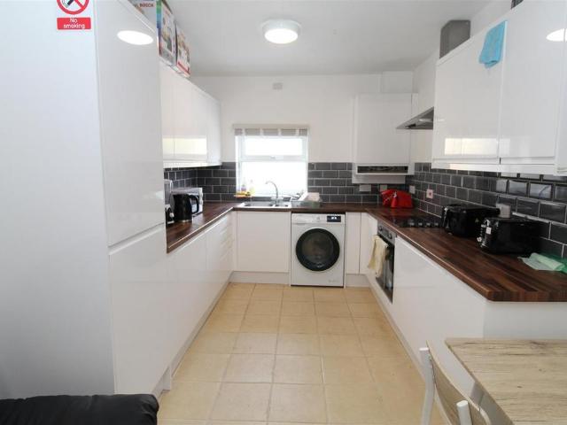 Copper Street, Cardiff CF24 5 bed house to rent £3,075 pcm £710 pw