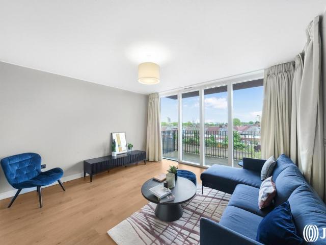 Copper Works Wharf Sugar House Island. 2 bed flat to rent £2,550 pcm £588 pw