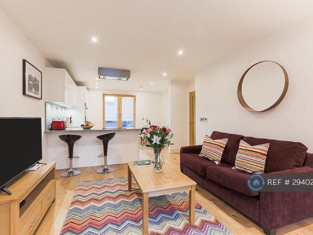 Copperbox Apartments, London, SE1 2 bed flat to rent £2,700 pcm £623 pw