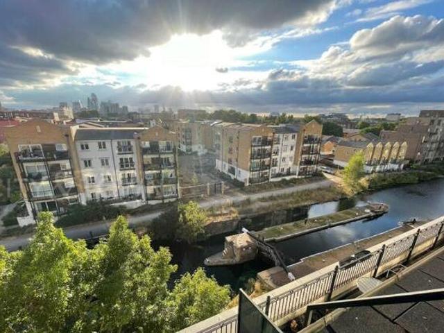 Copperfield Road, London, 1 Bedroom Penthouse