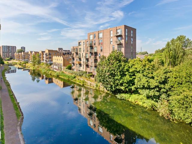 Copperfield Road, London E3, 1 bed flat to rent, £1,750 pcm | PrimeLocation