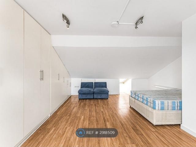 Coppermill Lane, London E17, 3 bed flat to rent, £2,450 pcm | PrimeLocation