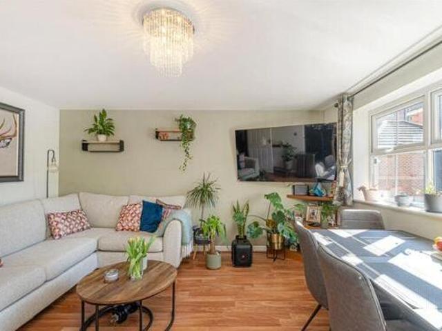 Coppetts Road, London, 2 Bedroom Apartment