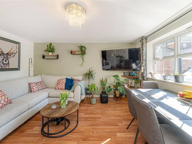 Coppetts Road, London N10, 2 bed flat to rent, £1,850 pcm | PrimeLocation