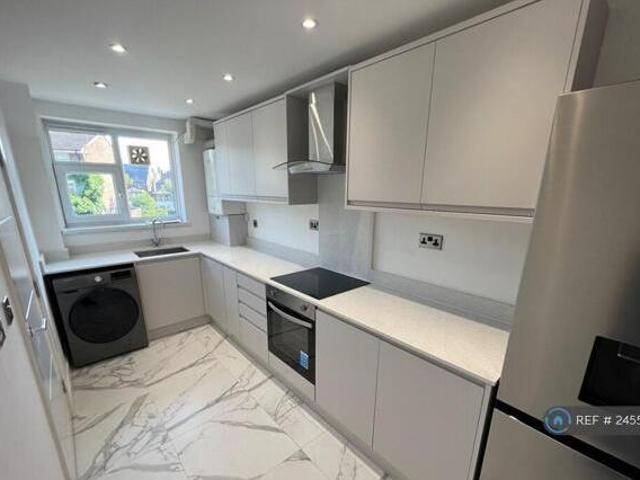 Coppin House, Tulse Hill, 3 Bedroom Flat